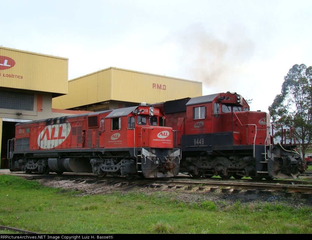G22U 4318 / SD40-2 9449